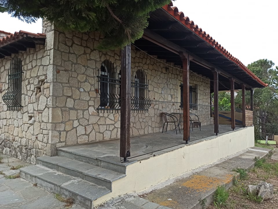 ΕΝΟΙΚΙΑΣΗ ΜΟΝΟΚΑΤΟΙΚΙΑΣ ΣΤΗ ΧΑΛΚΙΔΙΚΗ ΓΙΑ ΤΟ ΚΑΛΟΚΑΙΡΙ | Οι Άγιοι Πάντες